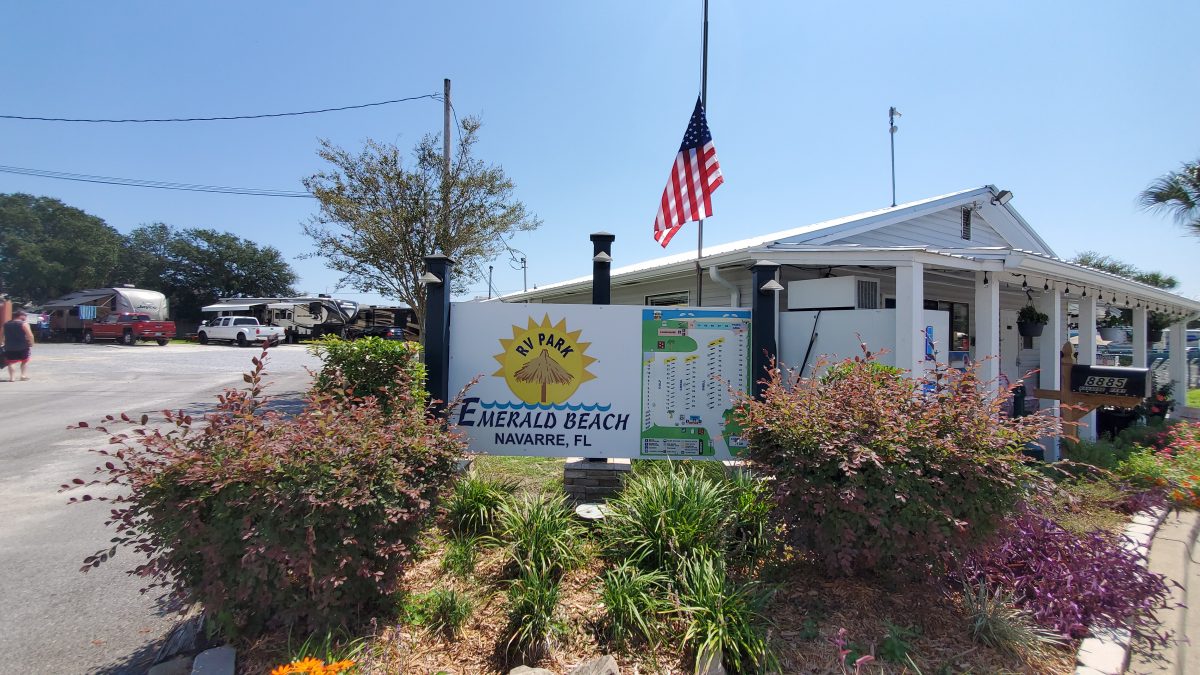 Emerald Beach RV Park in Navarre Florida - RV with Us